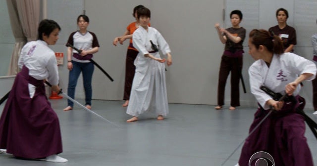 Sword play: Latest exercise trend - CBS News