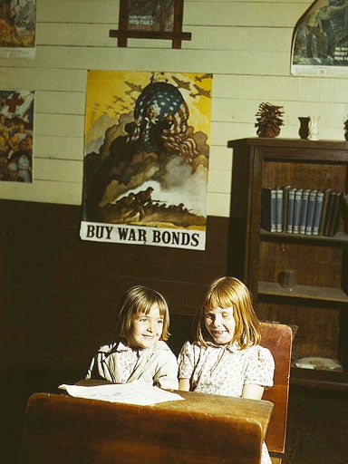 Rare color photos: Kids in the 1940s