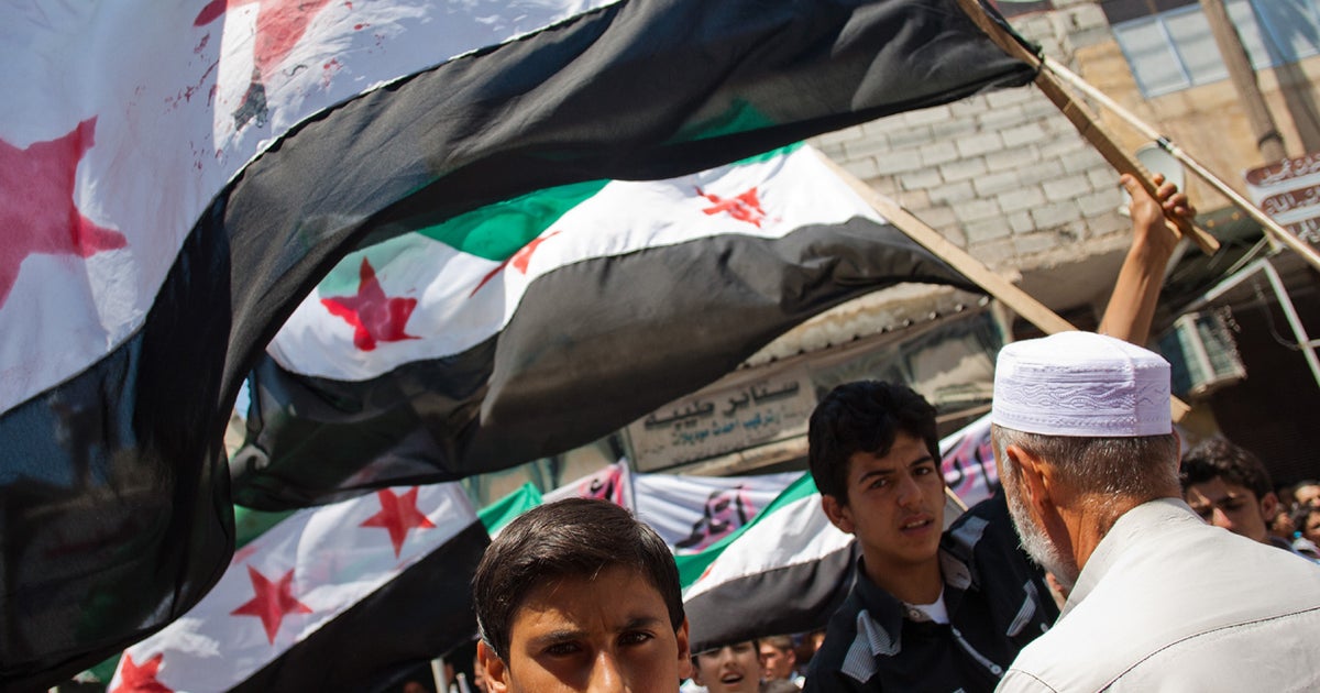 U.N. observers find signs of Syria massacre - CBS News