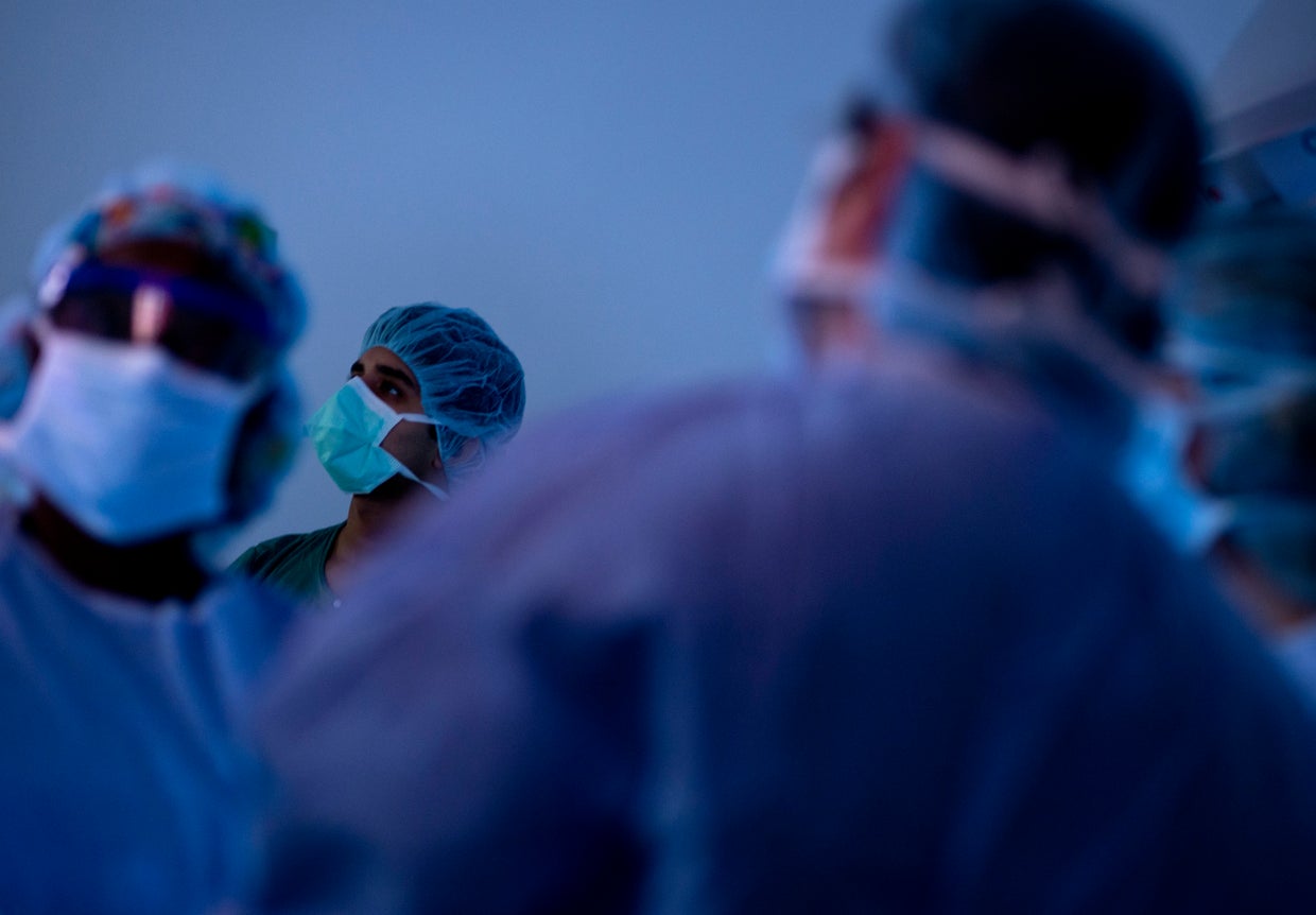 Inside look at kidney transplant (GRAPHIC IMAGES)