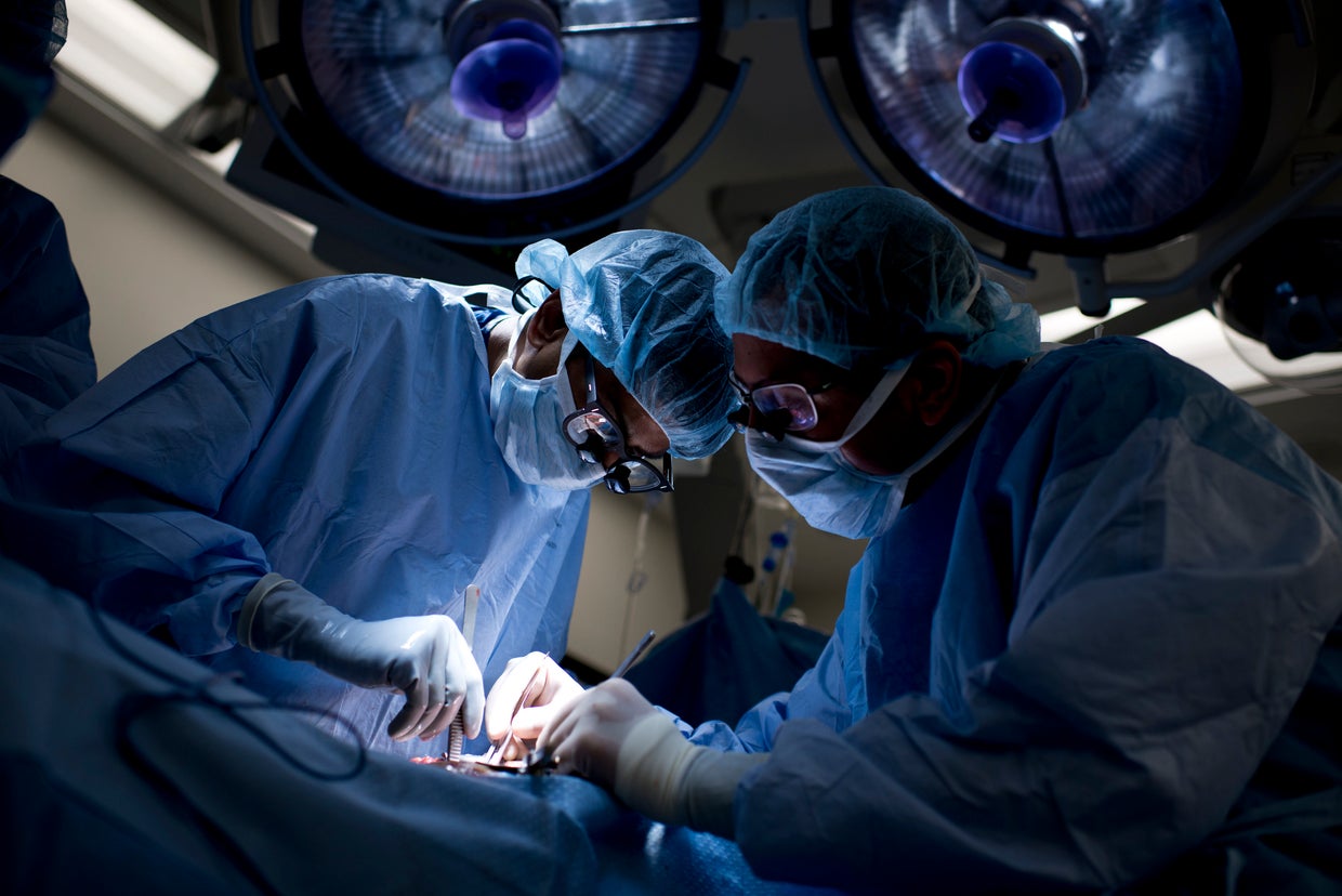 Inside look at kidney transplant (GRAPHIC IMAGES)