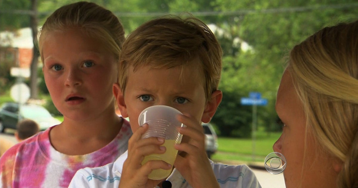 Repaying a debt of gratitude, one lemonade at a time - CBS News
