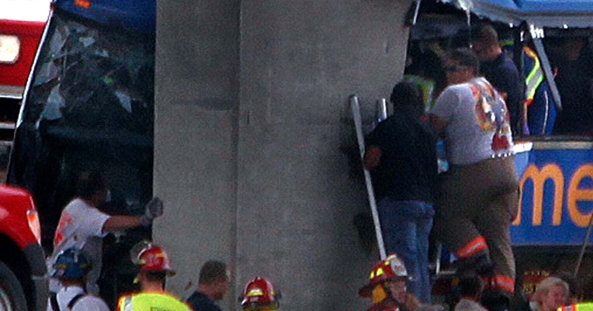 Megabus rider: "Blood everywhere" after crash - CBS News