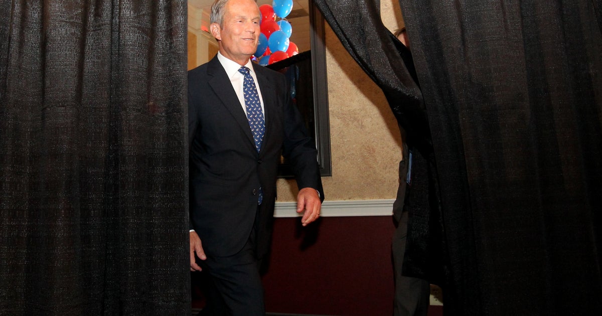 Defiant Akin says he's staying in race - CBS News