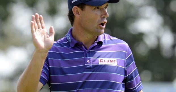 Barclays: Harrington takes lead, Woods 4 back - CBS News