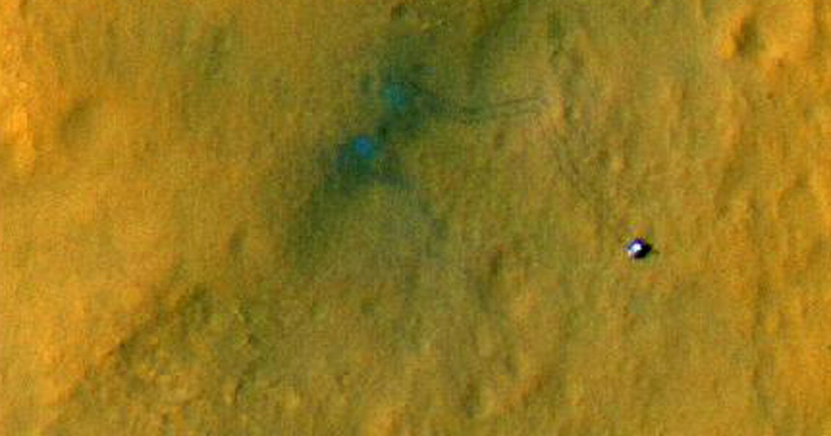 Curiosity Mars rover tracks seen from space - CBS News