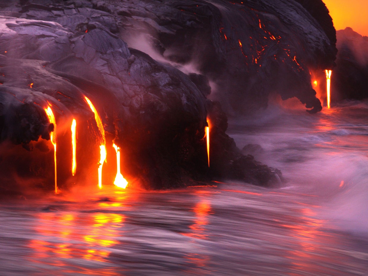 Dramatic lava flow in Hawaii