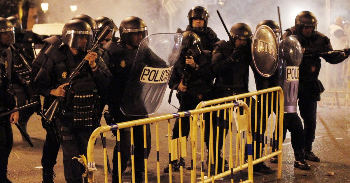 Europe riots trouble investors - CBS News