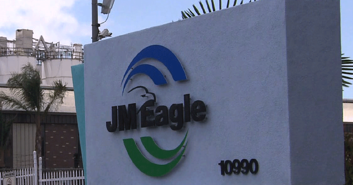 Giant plastic water pipe maker accused of fraud - CBS News