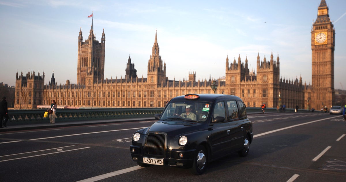 London's iconic black cabs face financial roadblock - CBS News