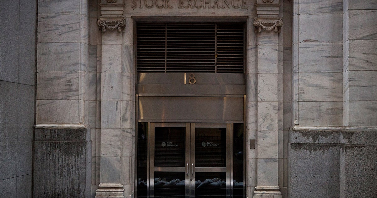 Sandy keeps financial markets closed Tuesday - CBS News