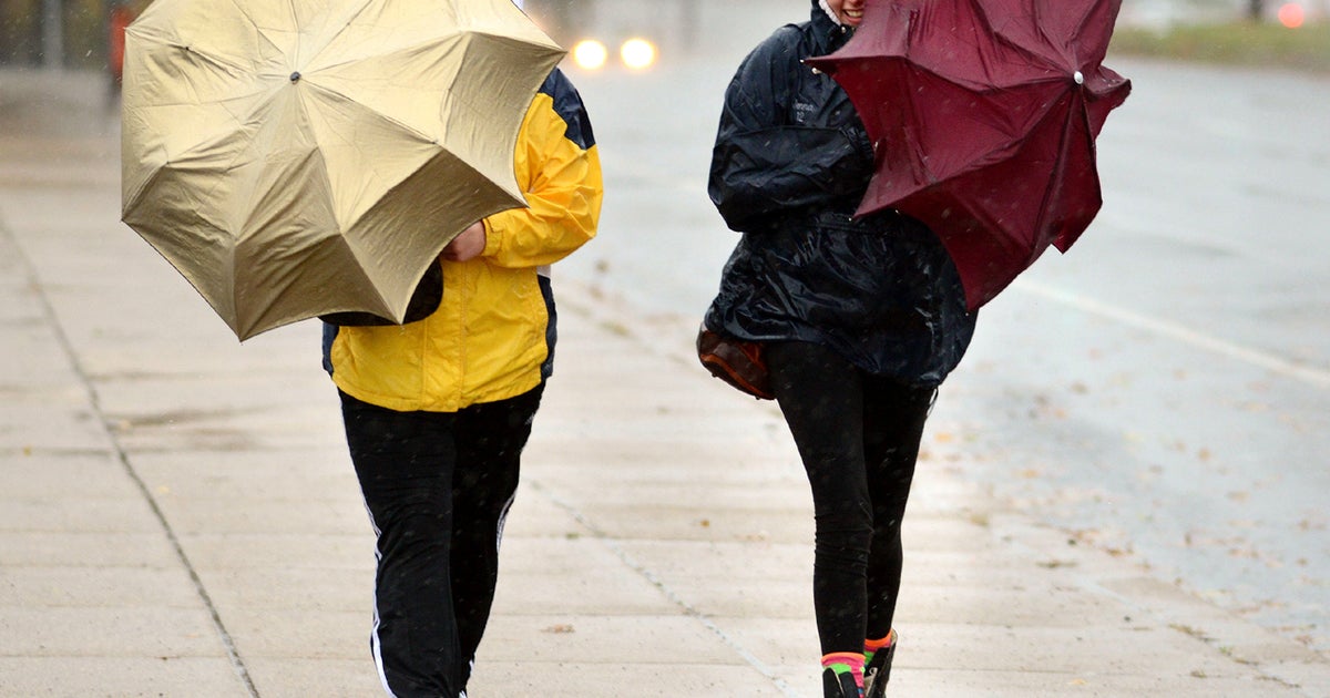 Superstorm Sandy starts long slog inland after making landfall - CBS News