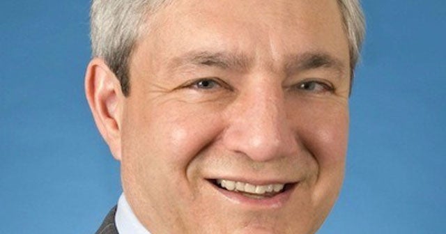 Penn State ex-president files libel lawsuit papers - CBS News