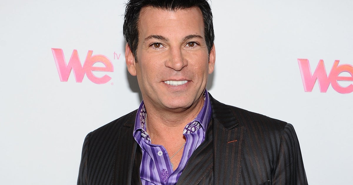 Stress-free holiday parties? David Tutera's top tips - CBS News