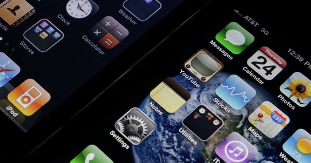 3 reasons Apple would make a new cheap iPhone - CBS News