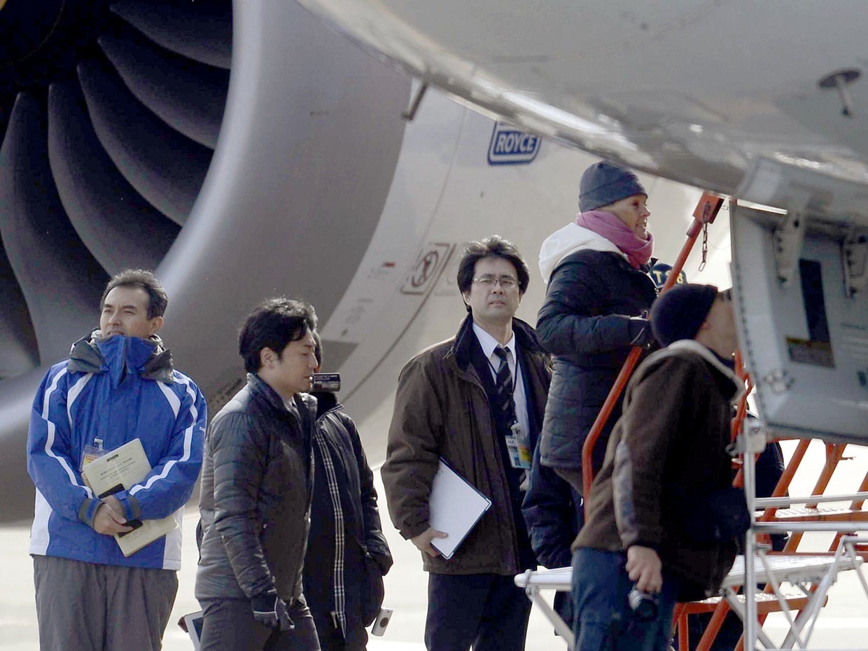 Boeing 787 probe turns to battery companies - CBS News