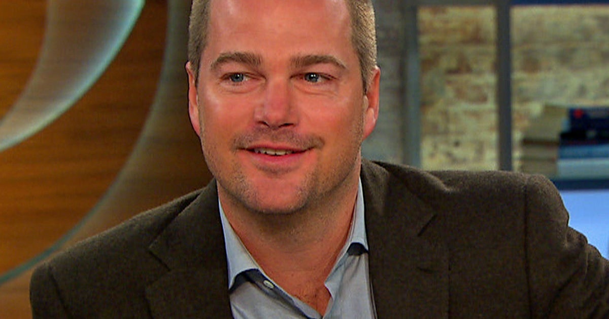 Chris O'Donnell on directing "NCIS:LA" and being a family man - CBS News