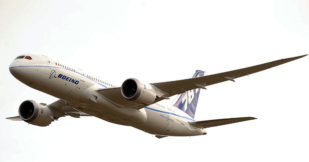 Boeing 787 test flight ends in emergency landing - CBS News