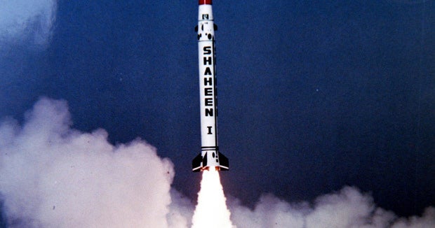 Pakistan test-fires nuclear-capable missile - CBS News