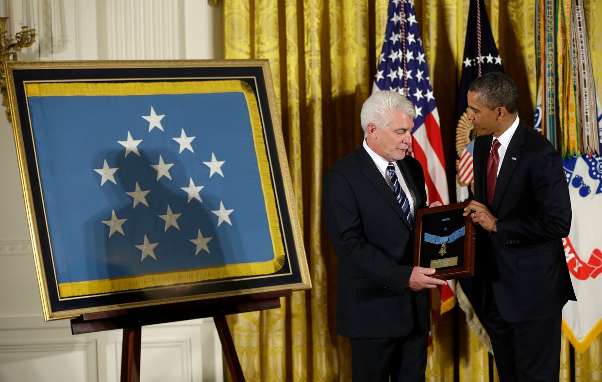 "Soldier's chaplain" awarded Medal of Honor