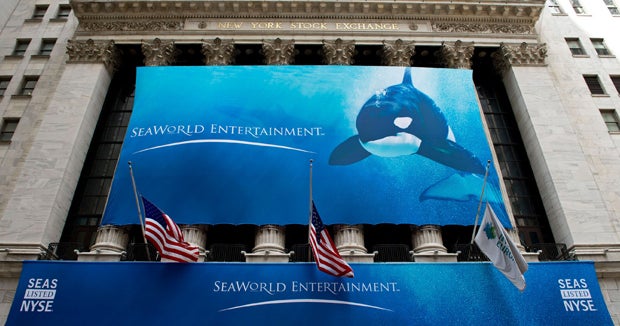 PETA invests in SeaWorld - CBS News