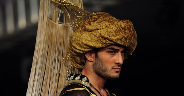 Surprising men's fashions in Pakistan