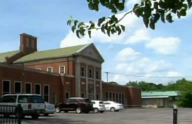 Parents fight at kindergarten graduation in Cleveland, 8 in custody ...