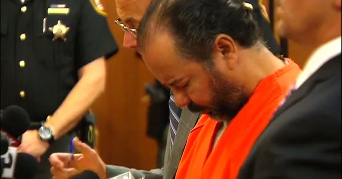 Alleged Cleveland kidnapper pleads not guilty to charges of rape and ...
