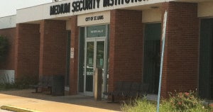 Prison Fight Club: Inmates in St. Louis accuse prison guards of forcing ...