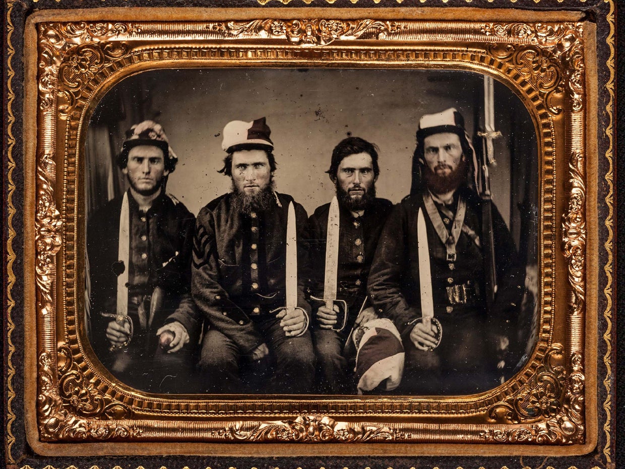 Photography that changed the way we view war - CBS News