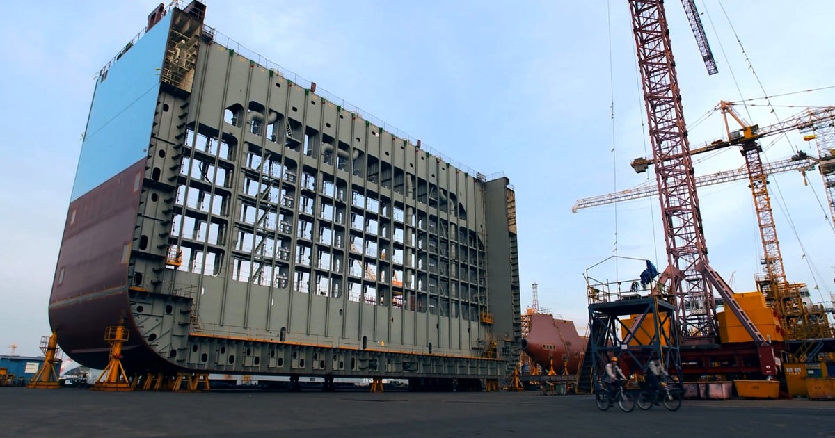 Time Lapse: Construction of the world's largest ship - CBS News