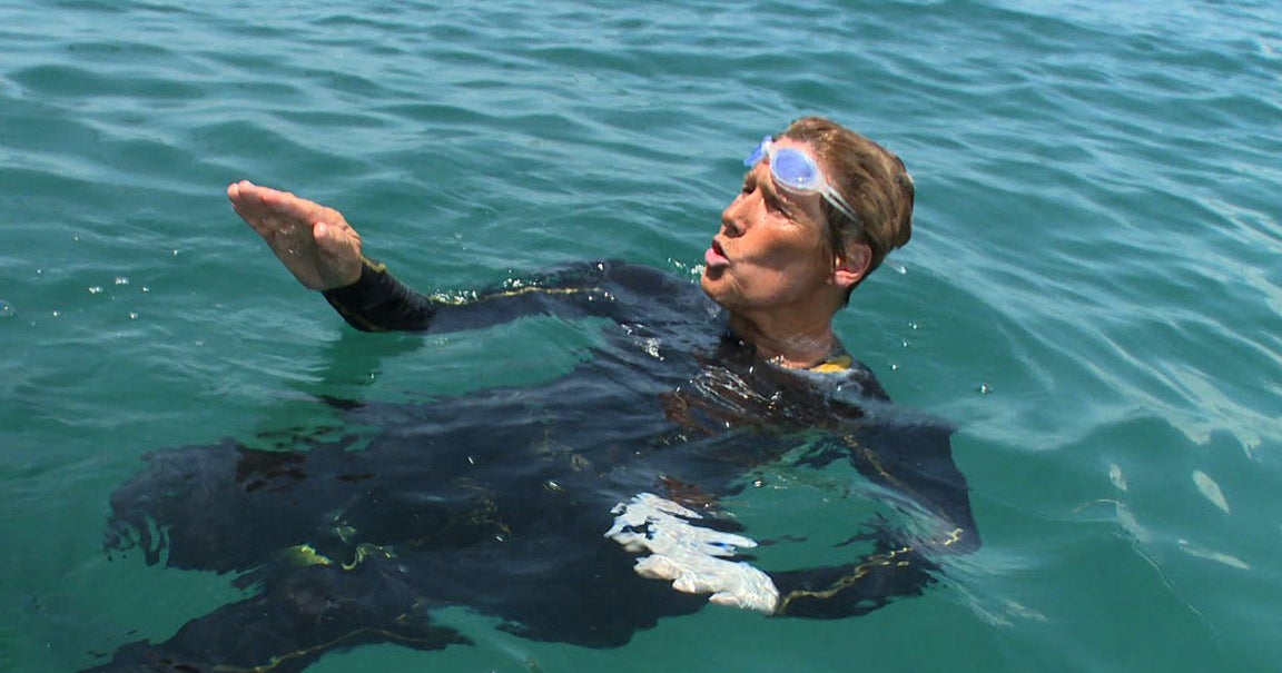 Diana Nyad: Inside her final swim attempt from Cuba to Florida - CBS News