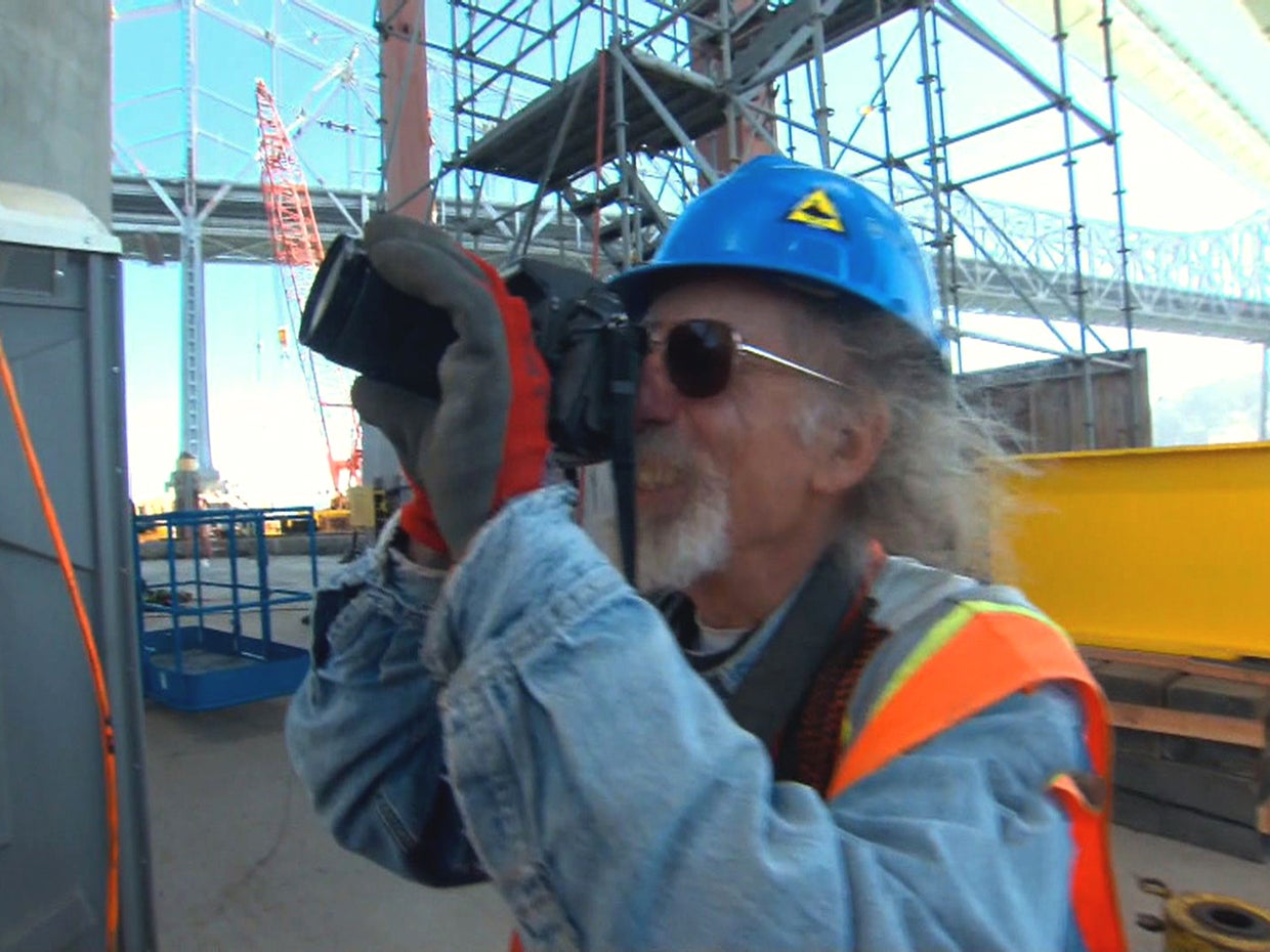 Photographing the labor of bridge builders