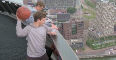 Basketball dunk from 98 meters sets new world record - CBS News