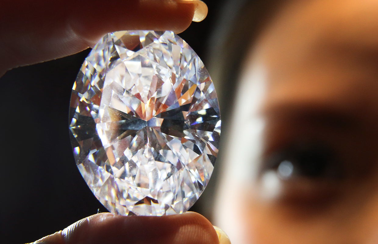 Massive flawless diamond goes to auction