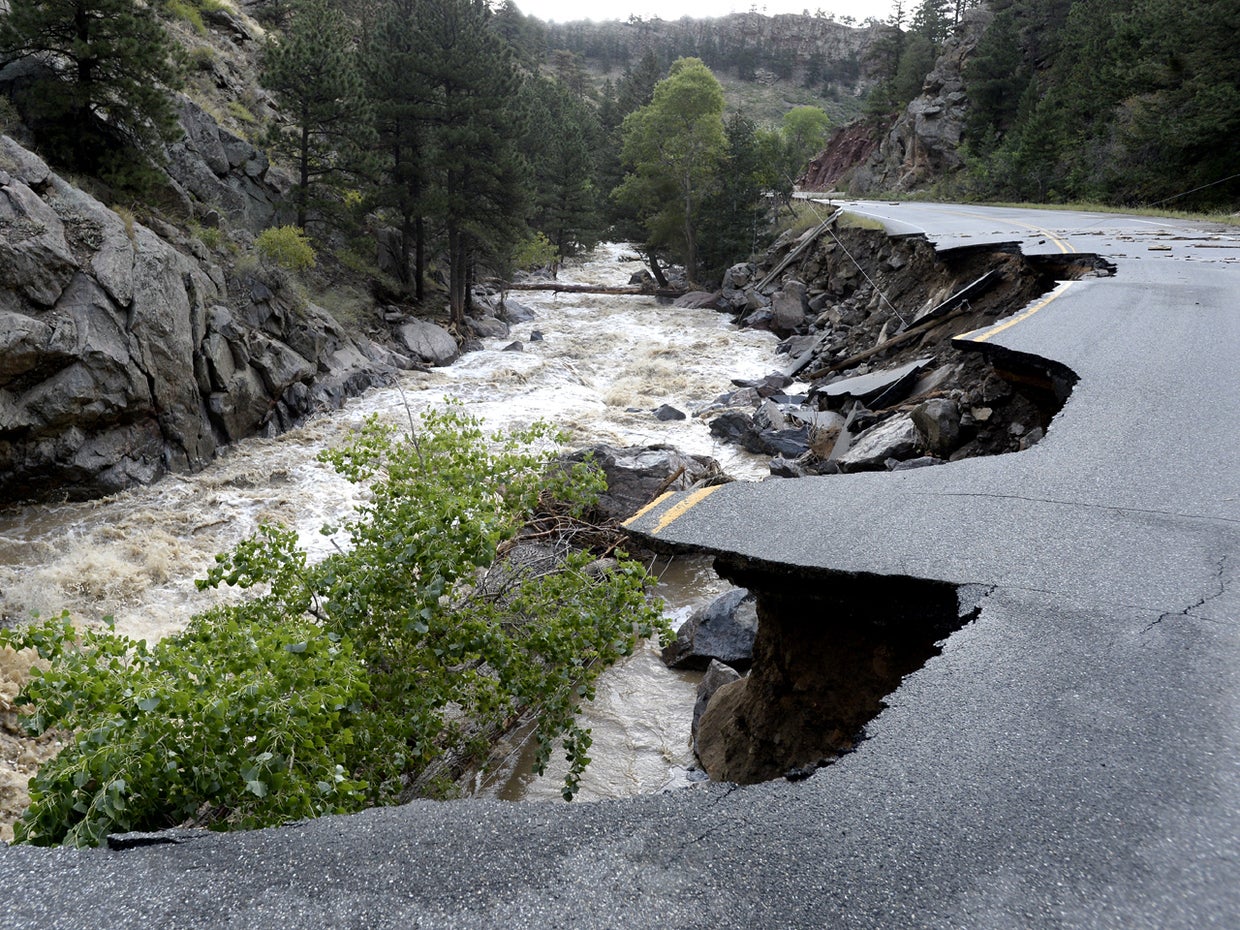 Flash flooding swamps Colorado