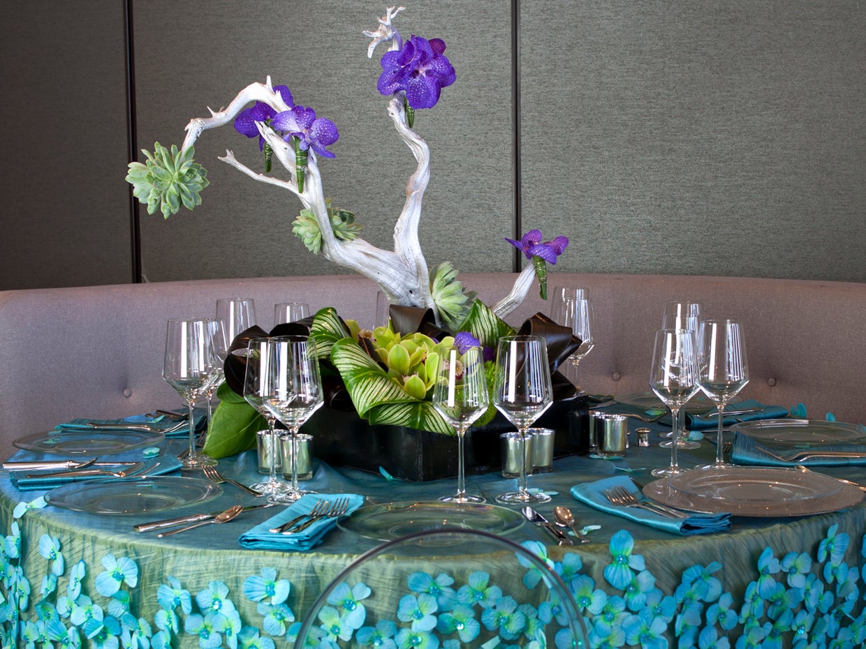 A peek inside the Emmy Awards' Governors Ball - CBS News