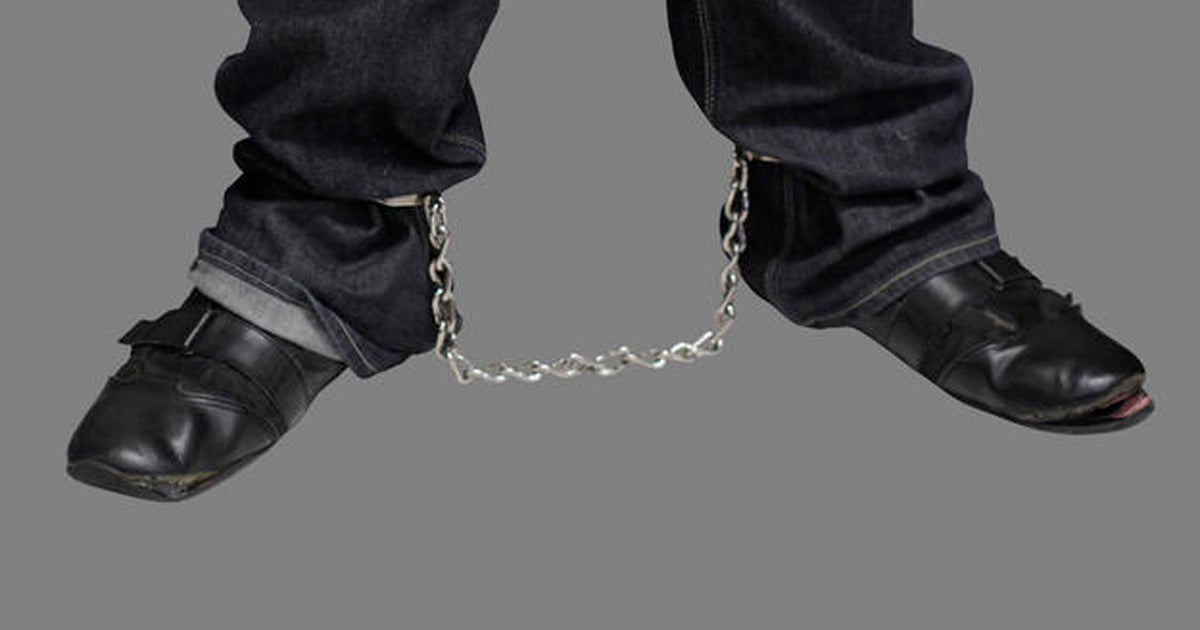 Judge gives killer 53+ years, presides over his wedding - CBS News