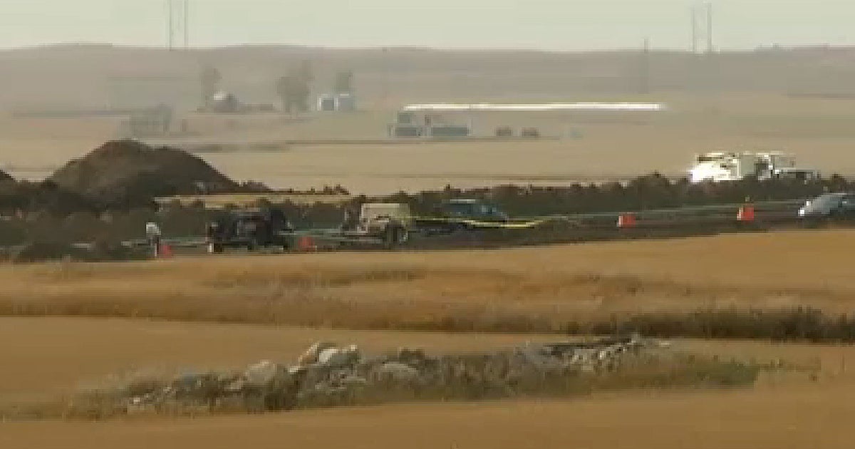 Massive oil pipeline break under N.D. farmer's wheat field - CBS News