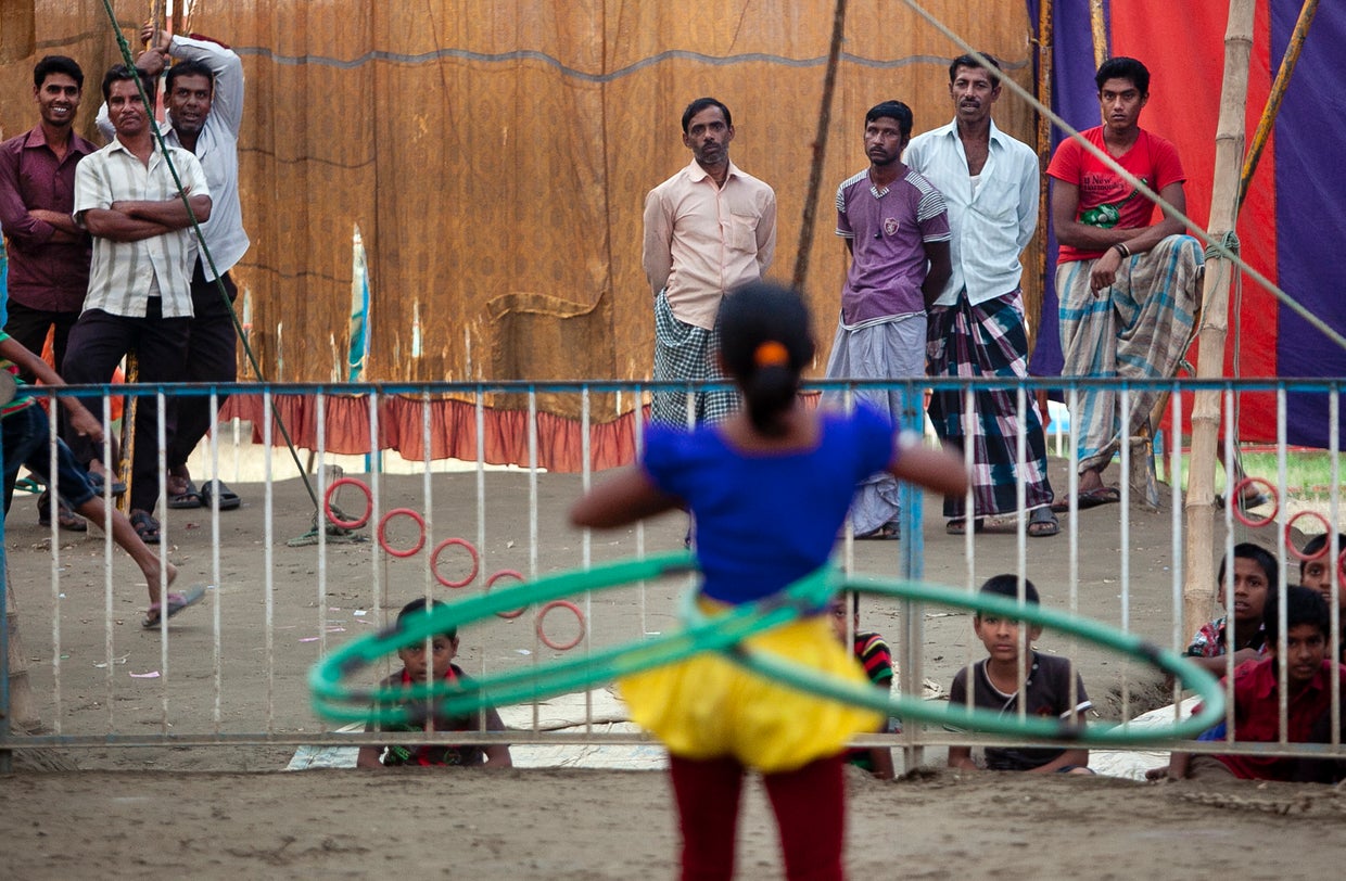 Life in a traveling circus