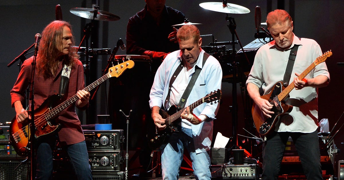 Eagles kick off 3 nights in New York City - CBS News