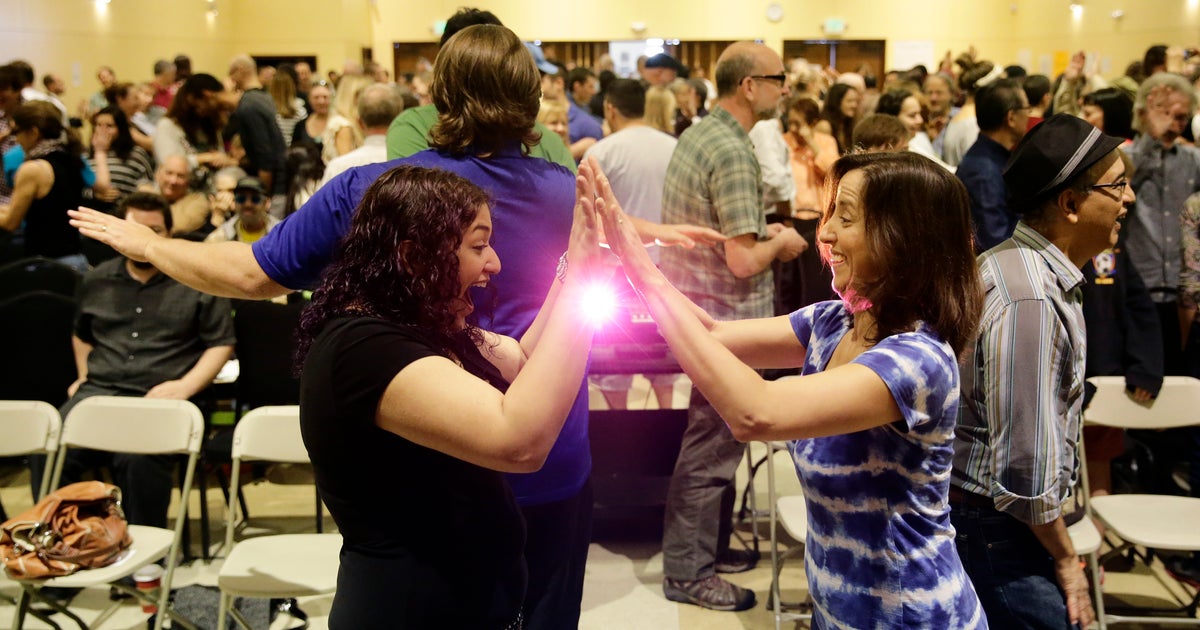 Atheist "mega-churches" take root across U.S., world - CBS News