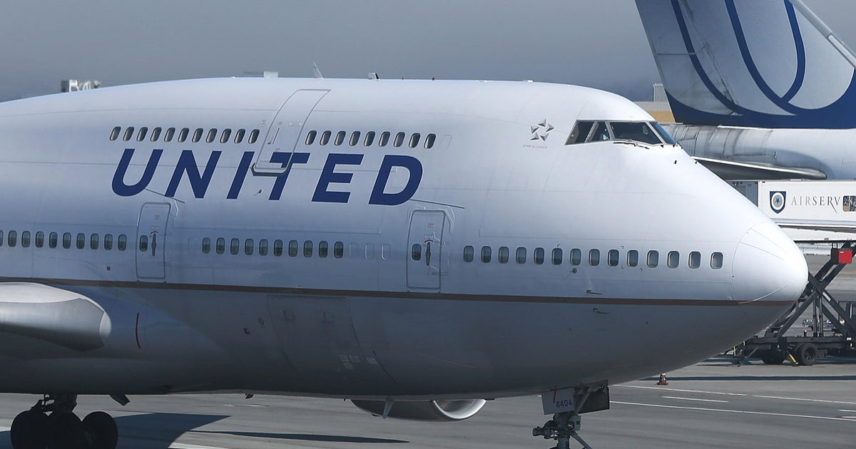 More dark skies for United Continental - CBS News