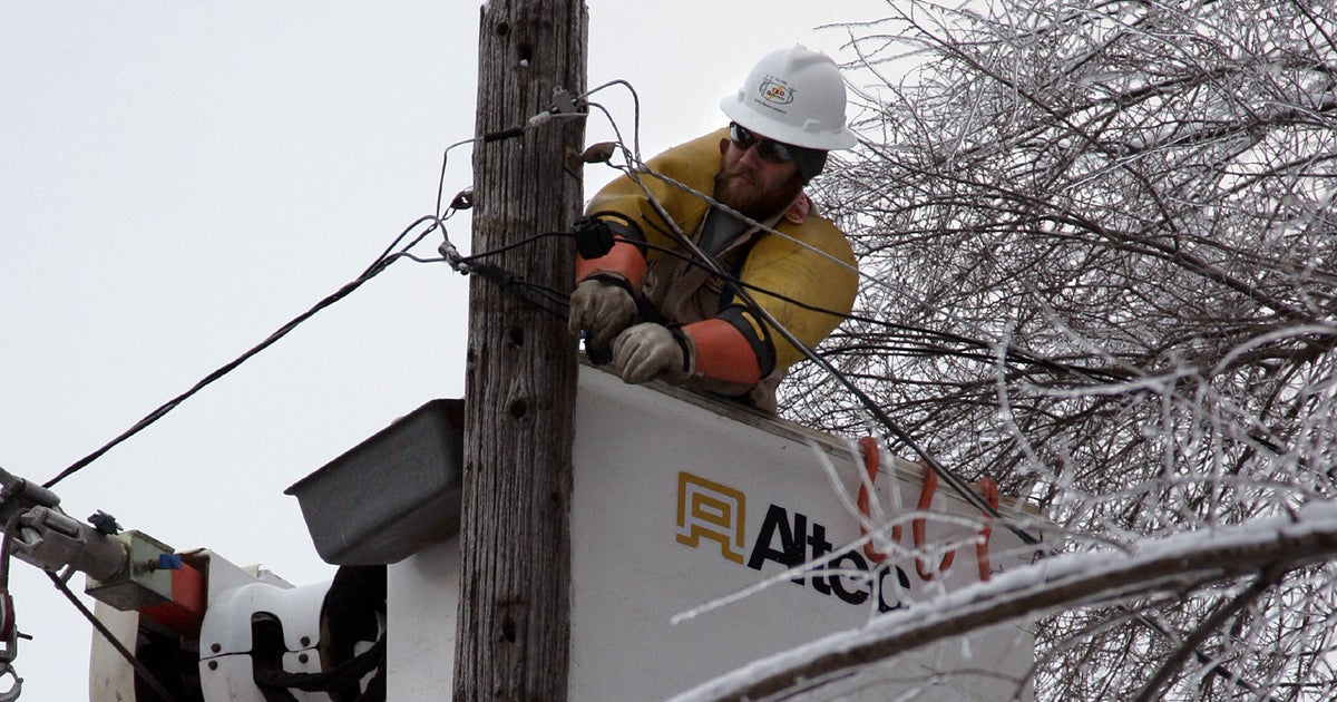 Utility linemen brave cold, ice to restore power - CBS News