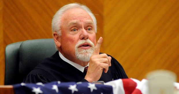 Panel: Former federal judge sent hundreds of inappropriate emails - CBS ...