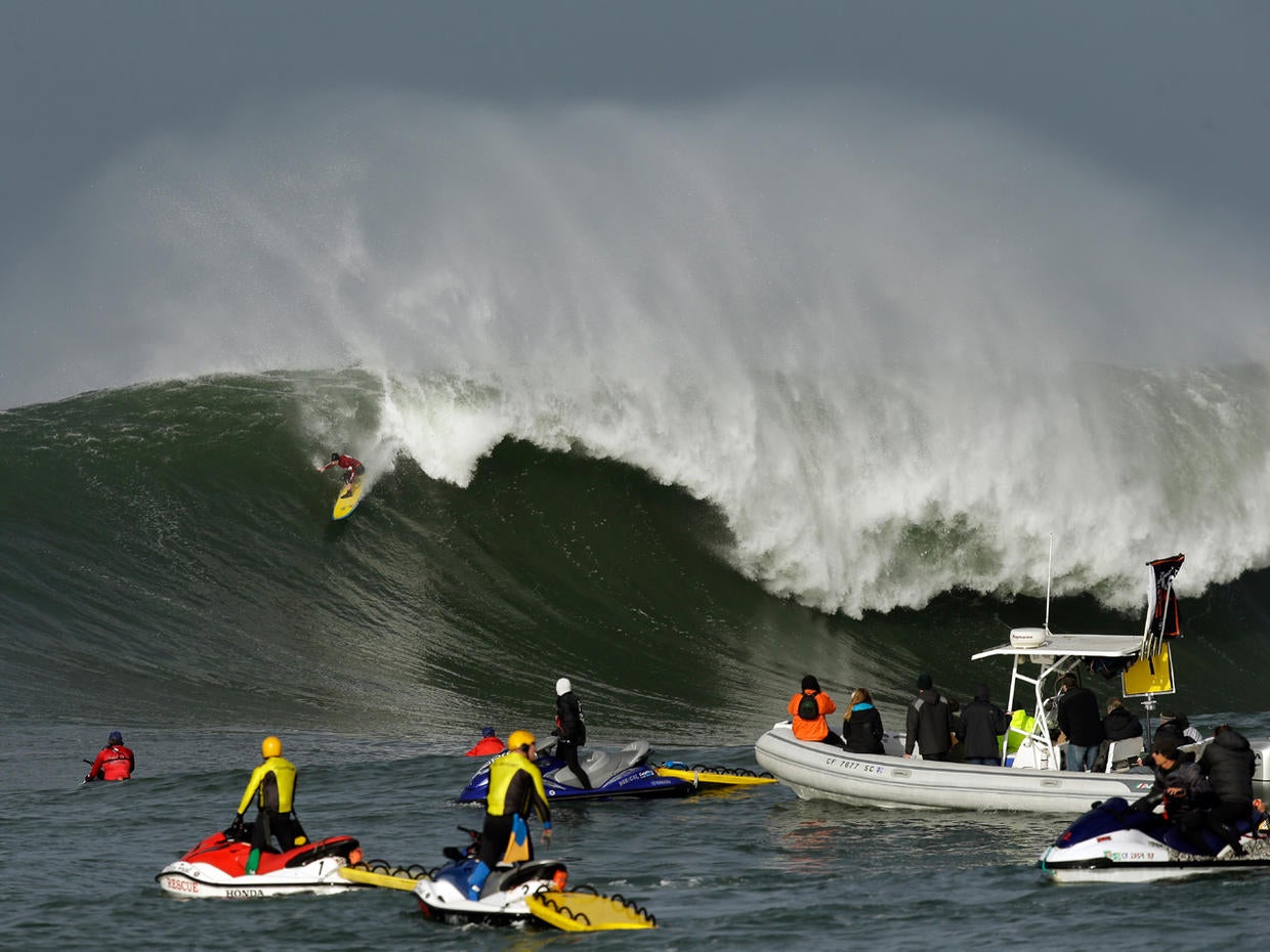 Big waves at Mavericks Invitational