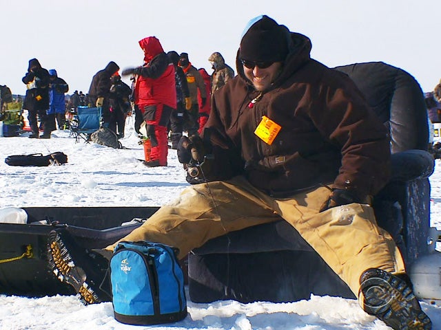 Thousands brave Minnesota's freezing temps for ice-fishing contest ...