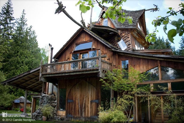 Natural home building: 10 homes built by the earth