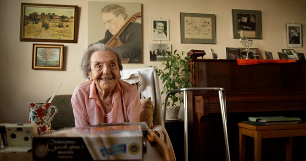 Oldest known Holocaust Alice Herz-Sommer survivor dies at 110 - CBS News Oldest known Holocaust Alice Herz-Sommer survivor dies at 110 - CBS News