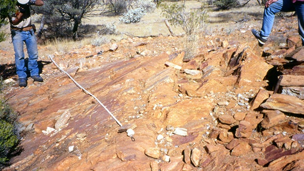 4.4-billion-year-old zircon crystal fragment is oldest piece of Earth ...